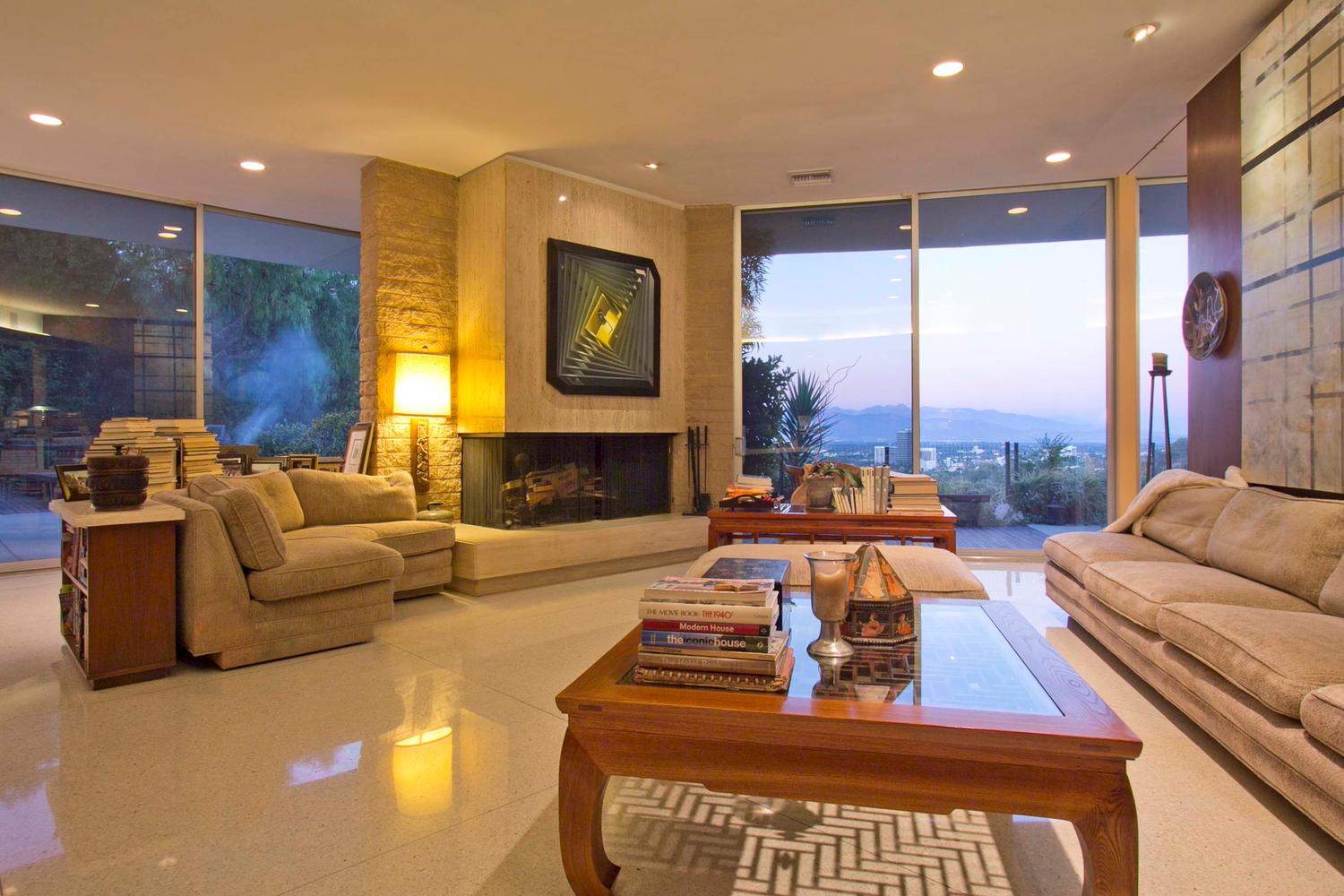 Where's the New Celebrity Hot Spot in L.A.? - Andrew Manning Luxury ...